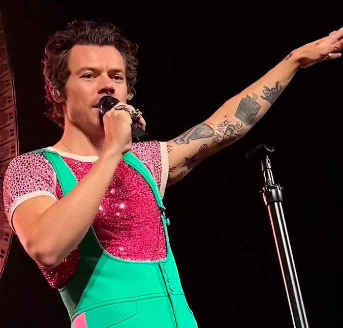 Harry Styles compartilha clique exibindo tatuagem do Brasil e Yasmin ... Harry Styles compartilha clique exibindo tatuagem do Brasil e Yasmin ...